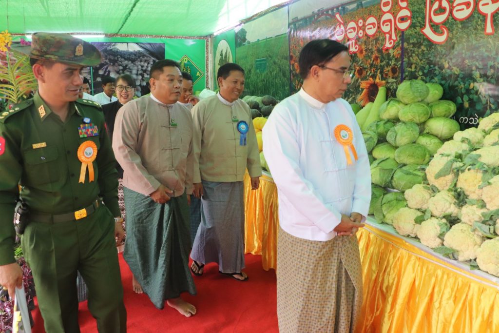 ပဲခူးမြို့၌ ၇၆ နှစ်မြောက် ပြည်ထောင်စုနေ့ အထိမ်းအမှတ် သစ်သီးဝလံပန်းမန်ပ
